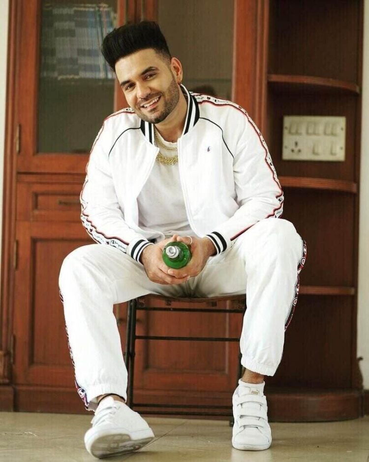 Vicky Singh (Singer) Biography, Girlfriend, Age, Facts & More